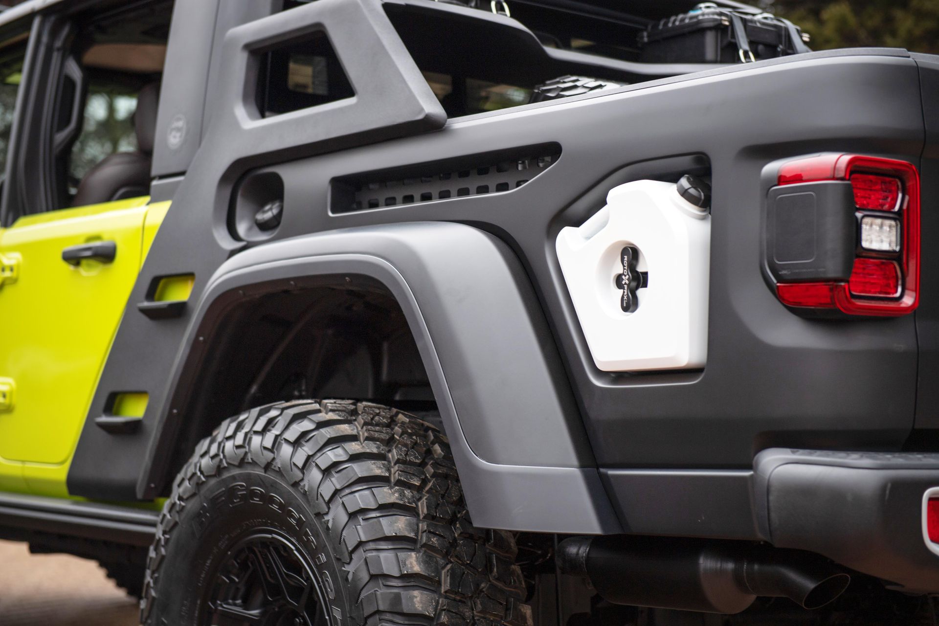 Jeep Sideburn | The Official Mopar eStore