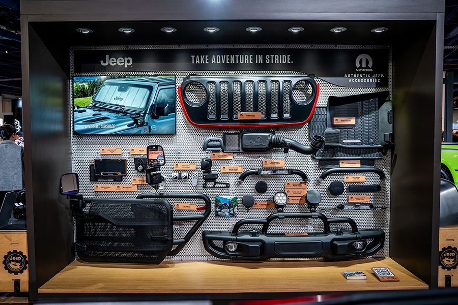 Jeep Performance Display 4 | The Official Mopar eStore