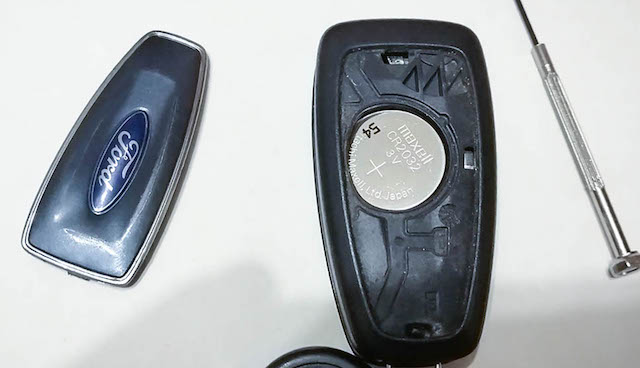 How To Replace A Ford Key Fob Battery | Blue Springs Ford Parts Blog