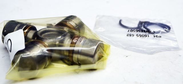 23104840 - Universal Joint - 1984-2020 GM | Findlay Auto Parts