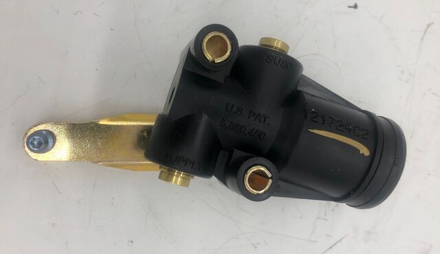 VOLVO 23270961 - LEVEL VALVE 23270961 | Truck Part Center