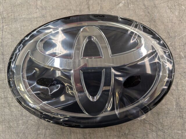Genuine Official Toyota Tacoma Illuminated Front Emblem Bar Type Grille ...