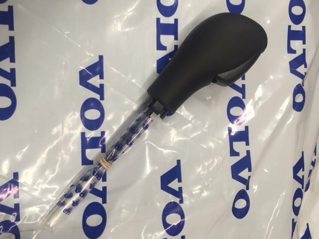 8698157 - Shift Knob - 2004-2014 Volvo XC90 | Volvo OEM Parts Direct
