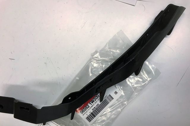 86582-1W200 - Inner Bracket 2012-2015 Kia Rio | Kia.Parts Store