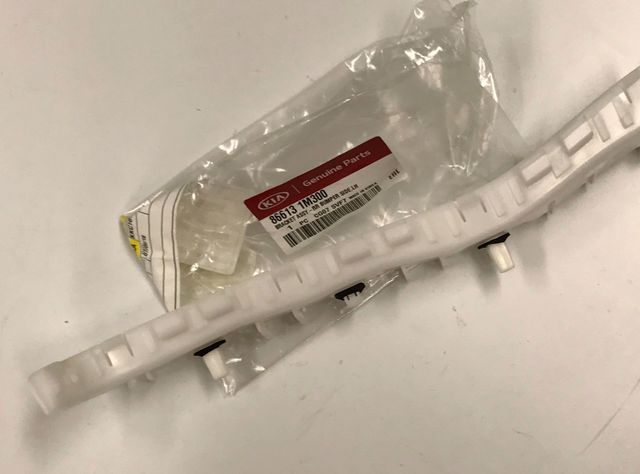 86613-1M300 - Side Retainer 2010-2013 Kia Forte Koup | Kia.Parts Store