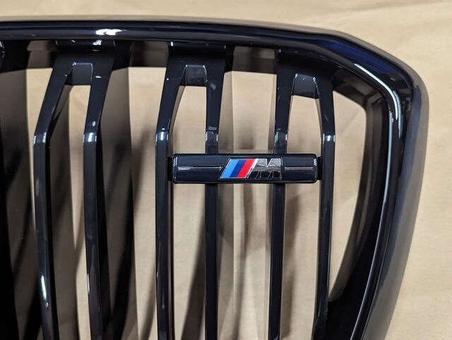 51-13-5-A36-BD0 - 2022-2024 BMW - Upper Grille | BMWPartsHub
