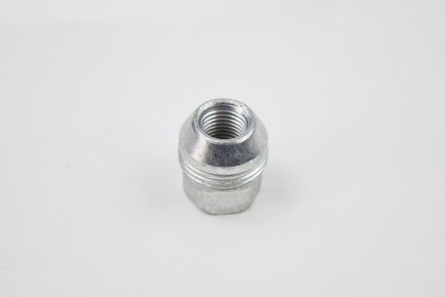 GM Parts | Genuine M27x2 Wheel Lug Nut in Chrome with External Threads ...