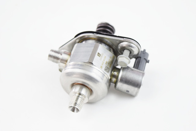 GM Parts | Mechanical Fuel Pump with Gasket and Bolts Part# 12658552 ...