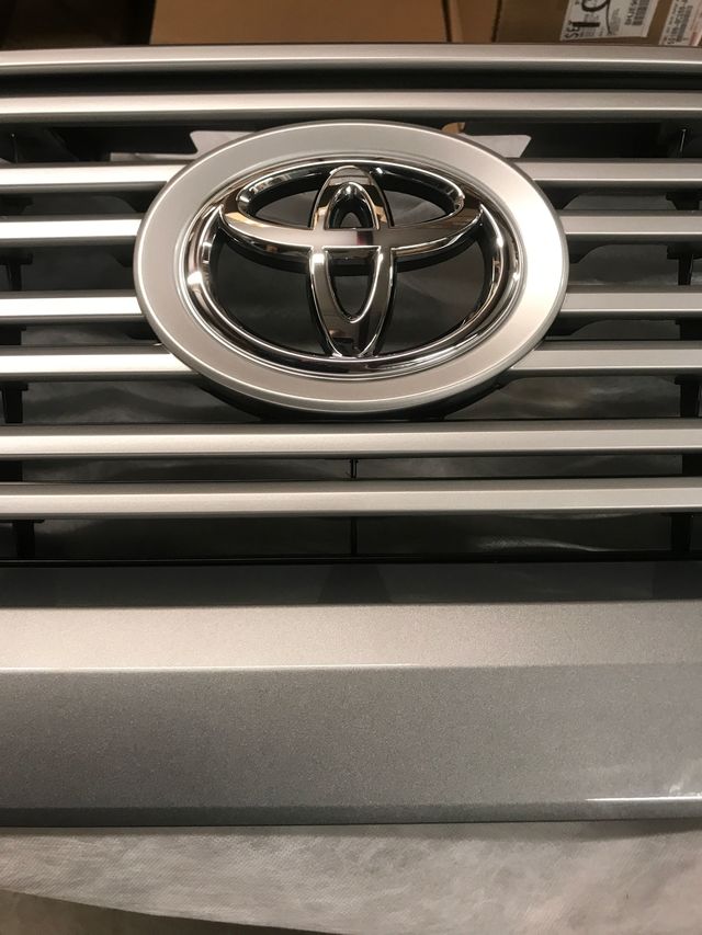 2014-2017 Toyota Tundra 2014-2017 Toyota Tundra - Grille 53100-0C320-B0 ...