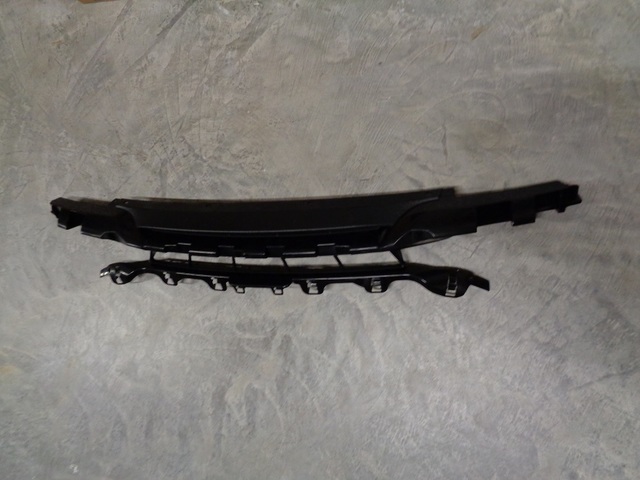 51-11-7-263-478 - Insert Air Intake Center 511170 Online BMW Shop