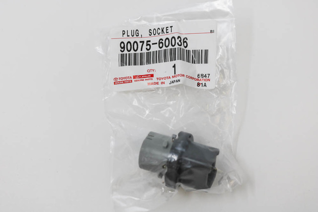 90075-60036 - Tail Light Socket (Left, Right, Rear) Longo Toyota Parts