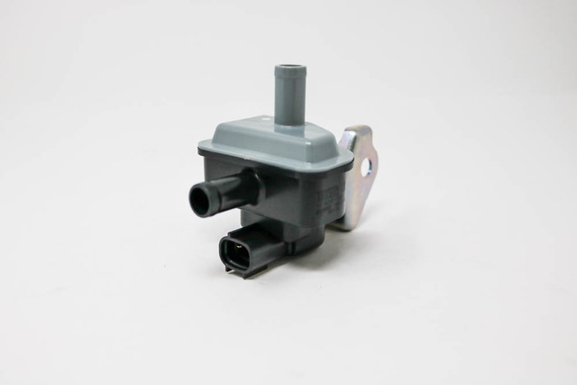 Buy Toyota Valve Assembly, Vacuum Switching, No. 1 25860-0P090 | Longo ...