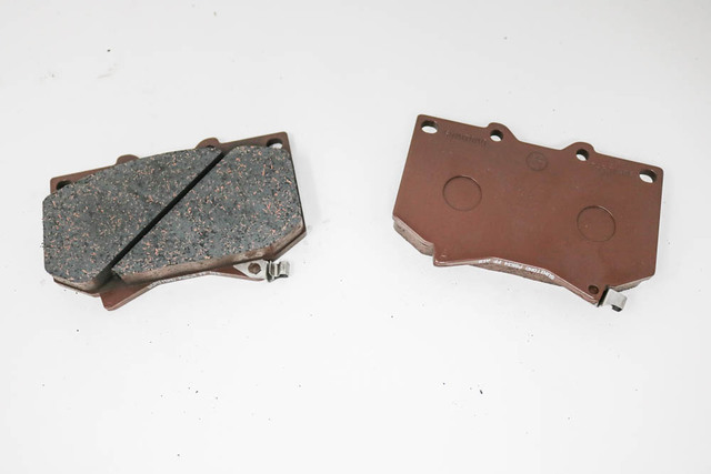 04465-0C012 - Brake Pads Front 2000-2003 Toyota | Longo Toyota Parts