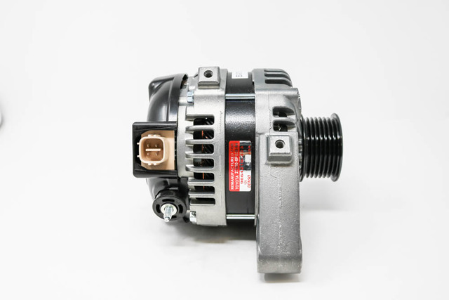 27060-0P030-84 - Alternator Longo Toyota Parts