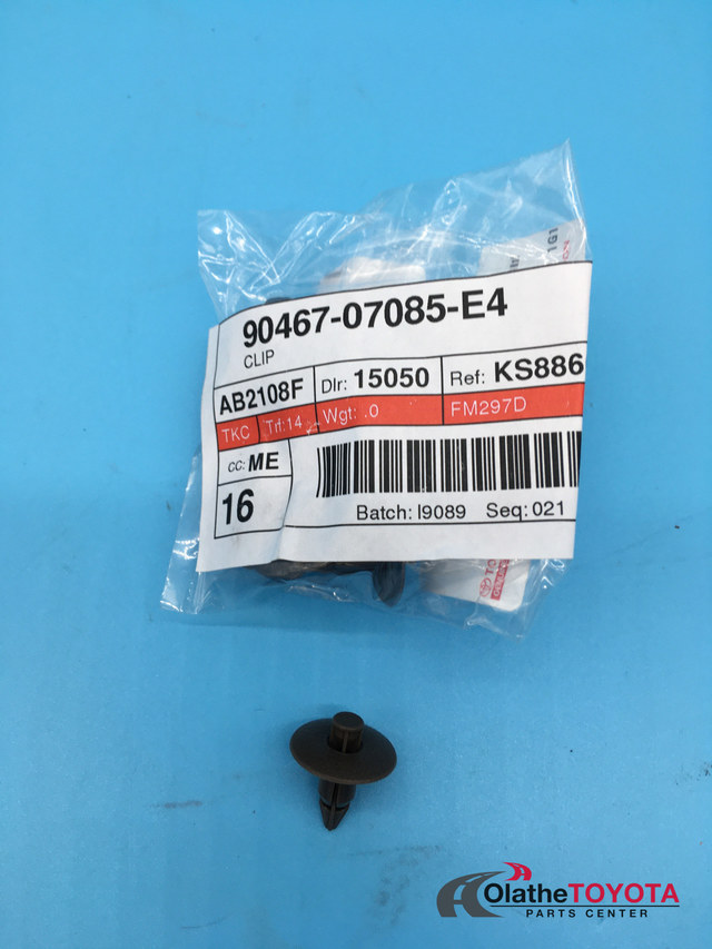 1995-2002 Toyota Door Trim Panel Clip 90467-07085-E4 | Toyota Parts Center