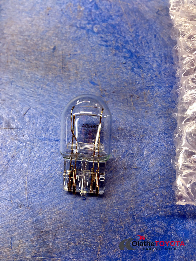 Genuine OEM Toyota Bulbs | Toyota Parts Center